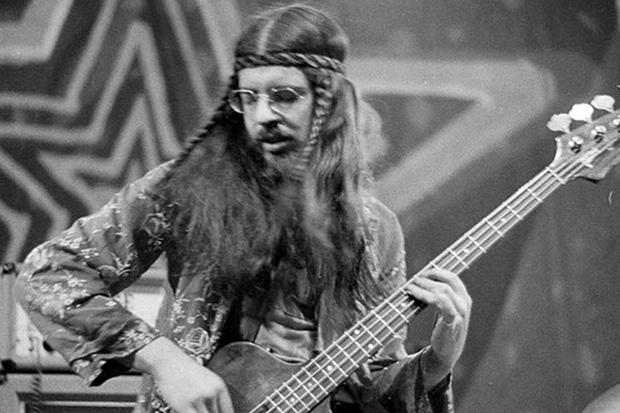 In Memoriam: Remembering the Bassists We Lost in 2014 – No Treble