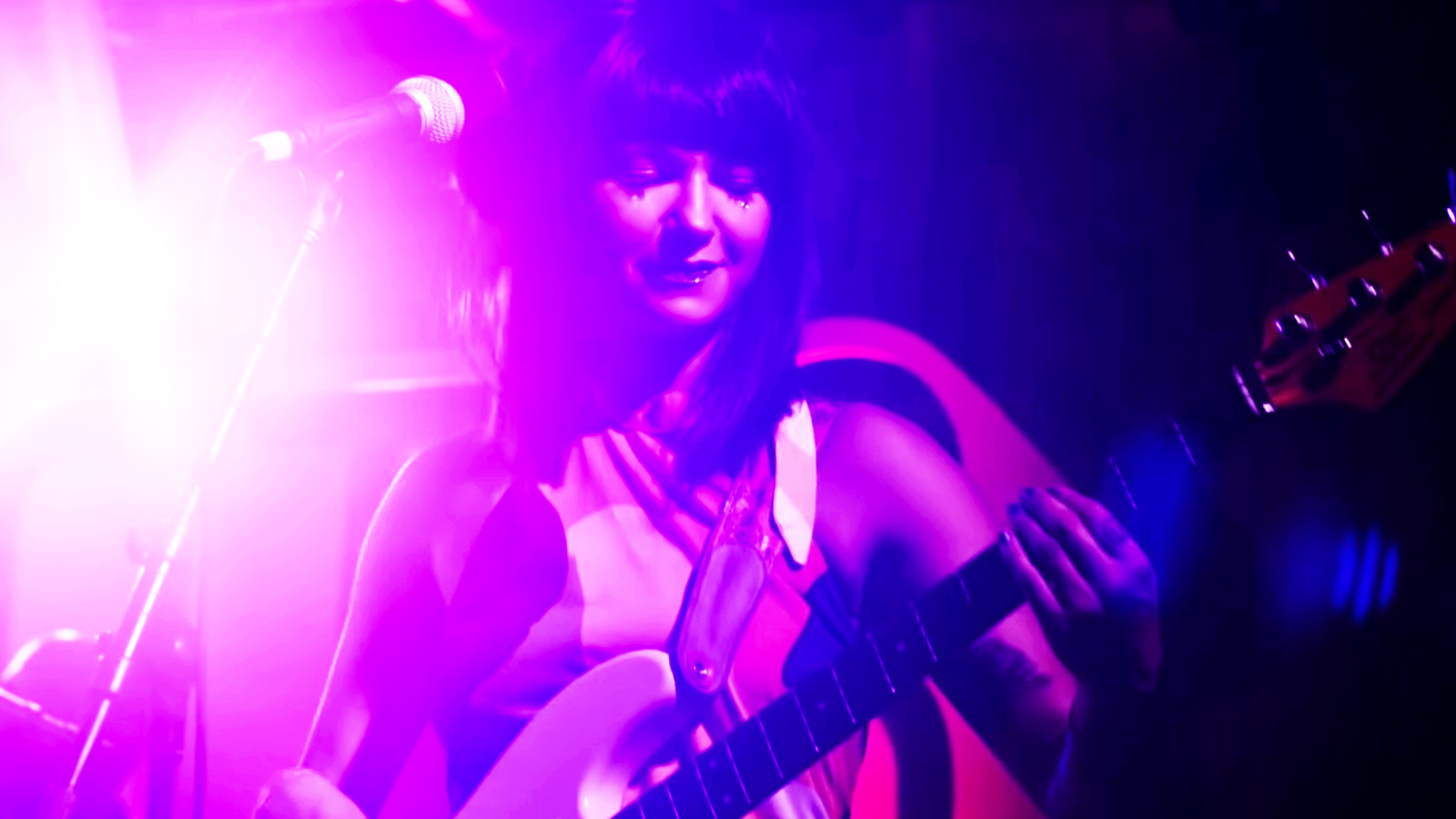 Khruangbin: 2016 Otis Mountain Get Down Performance – No Treble
