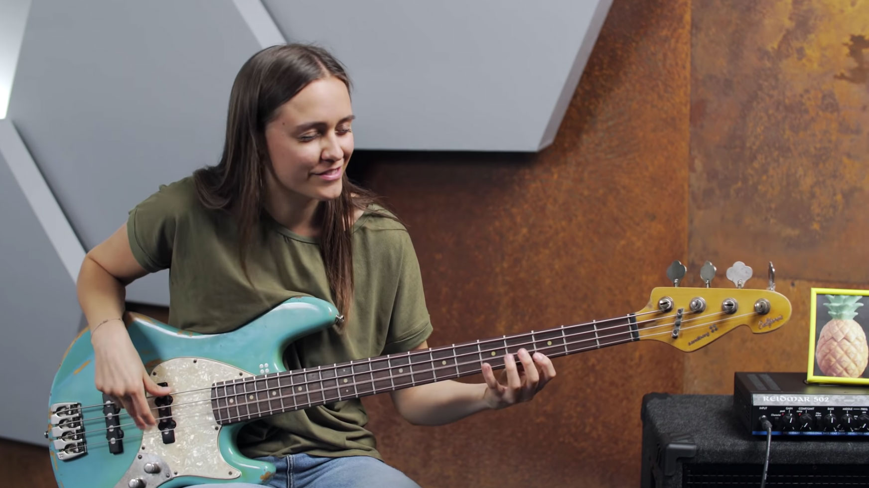 Julia Hofer: Top 5 Leland Sklar Bass Lines – No Treble